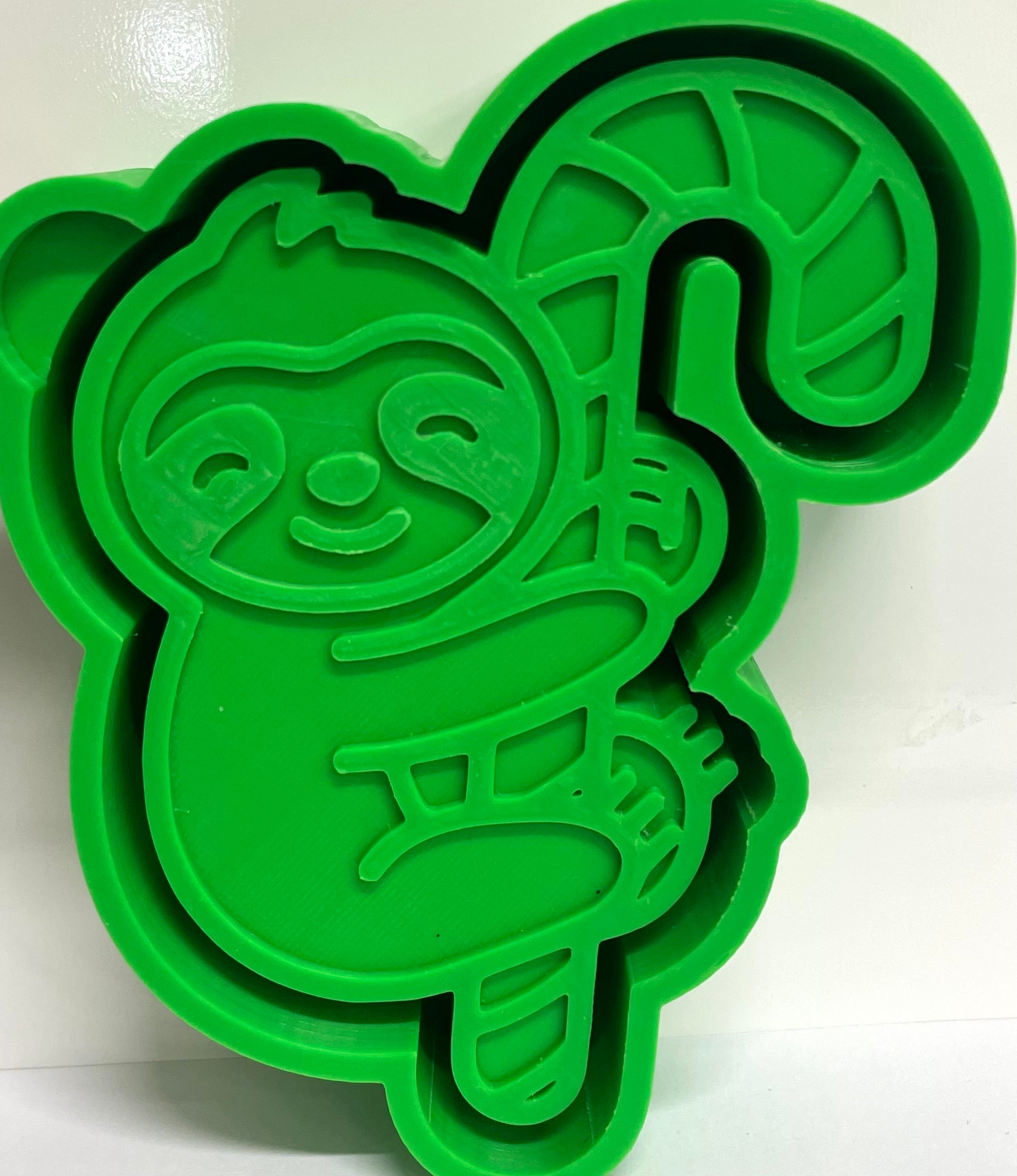 Sloth on Candy Cane Mold – Molds Gone Wild