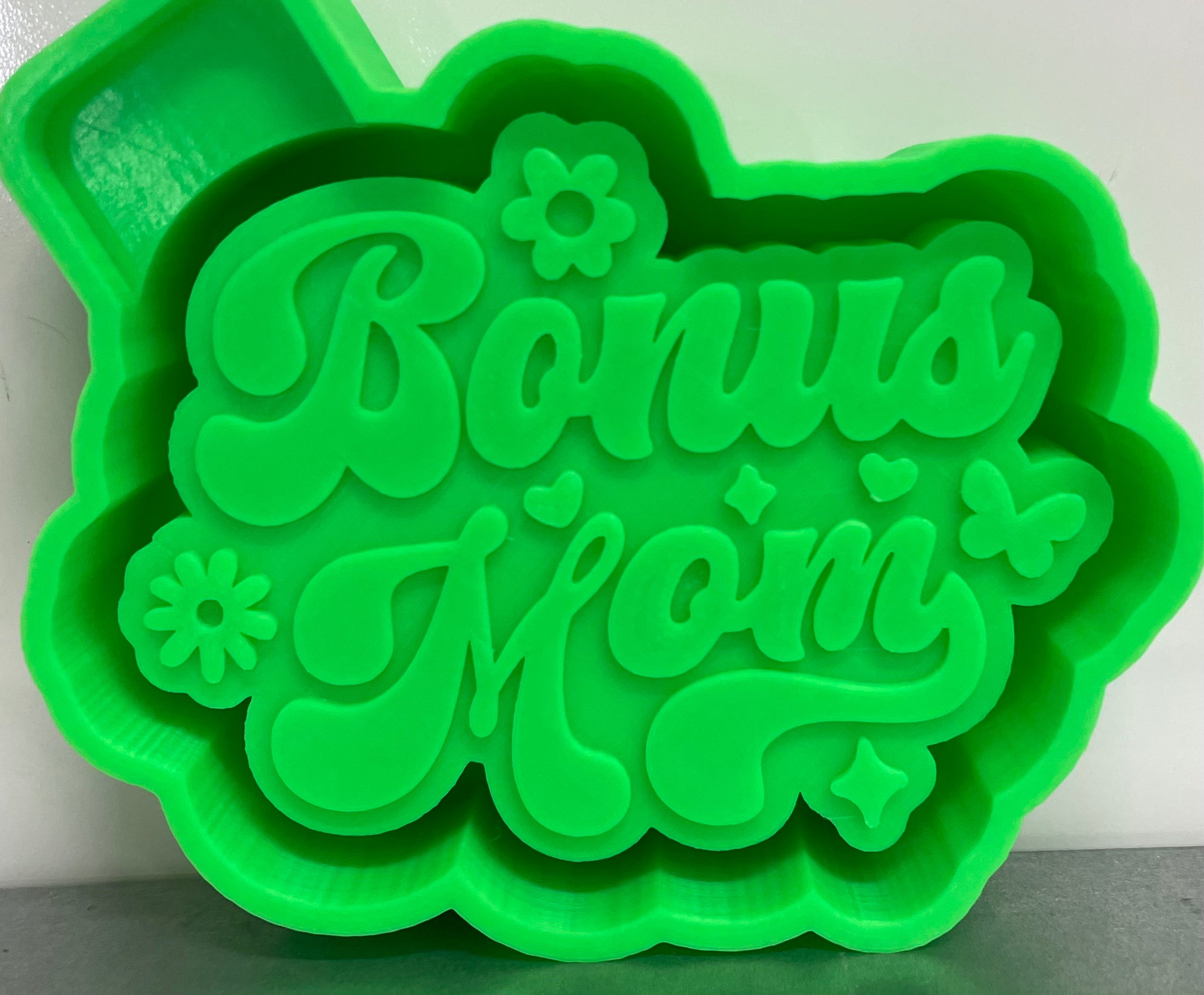 Bonus Mom Mold – Molds Gone Wild