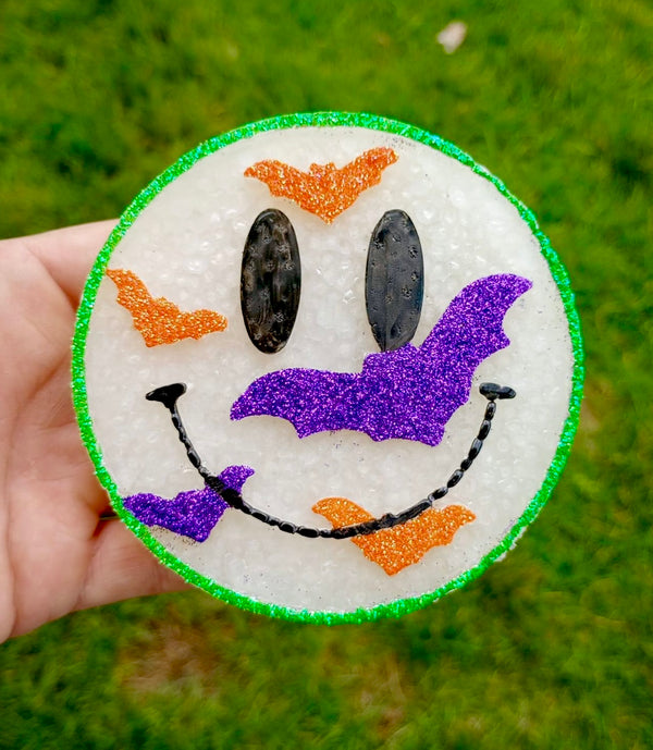 Smiley Face With Bats Mold – Molds Gone Wild